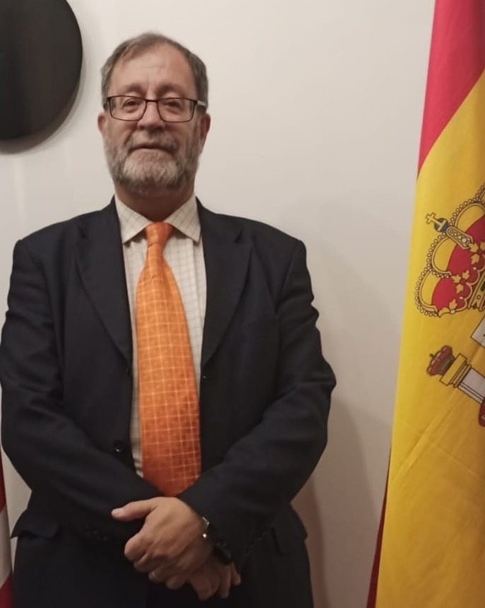 El profesor Francisco López Muñoz ha sido comisionado y nombrado ...